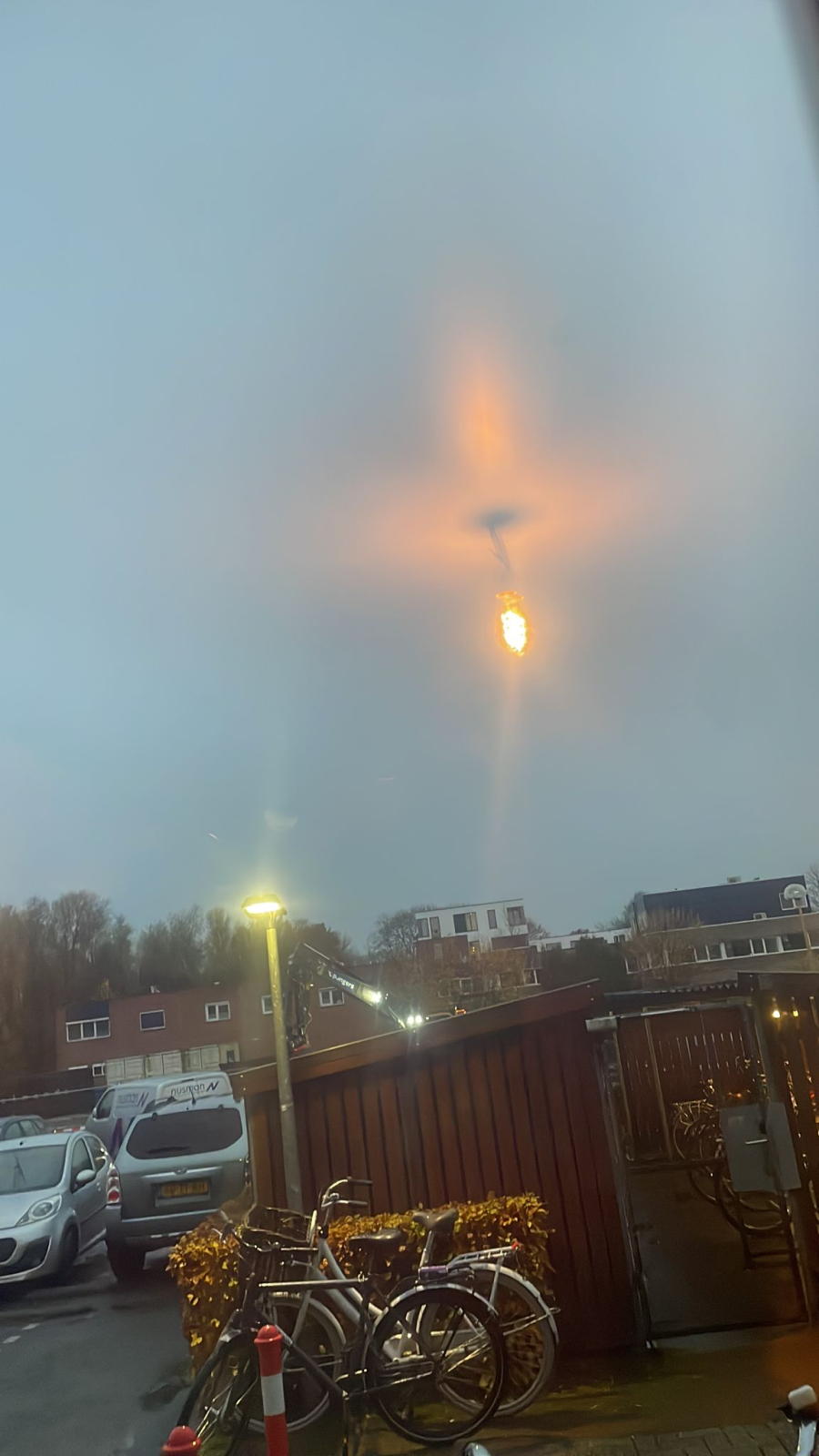 Elizondo's Romanian Non-Human Mothership Photo [Reflection of a Light ...