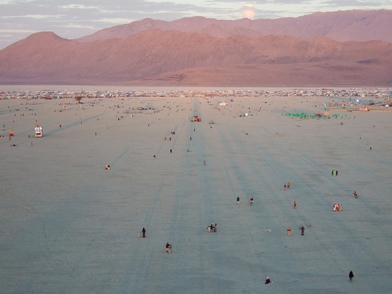 Debunked: Moon Landing and NASA Photo - non parallel shadows | Metabunk