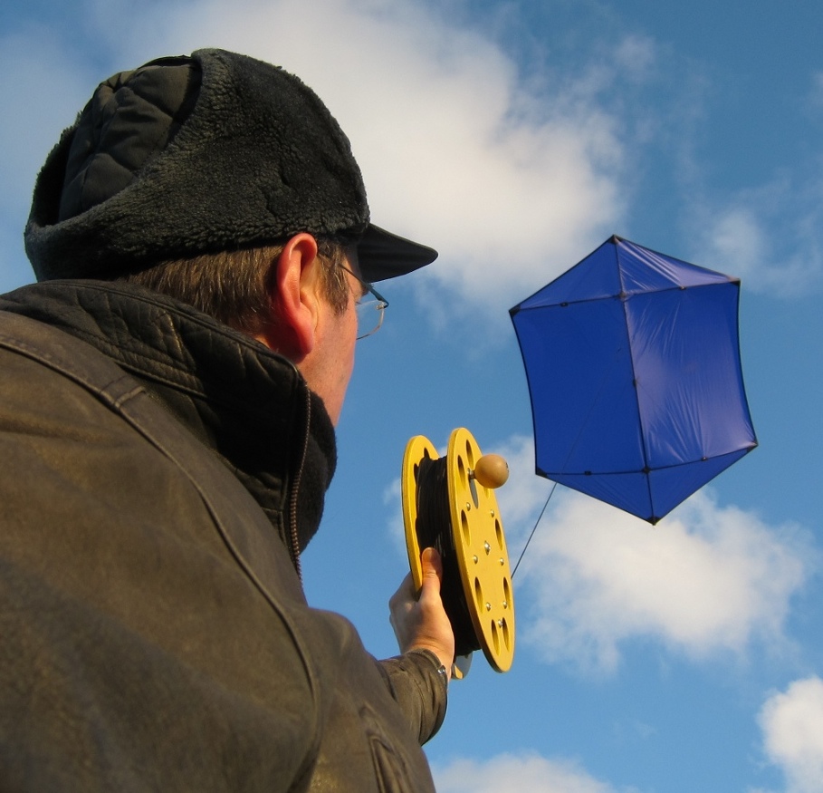 Netherlands UFO [Rokkaku Kite] | Metabunk